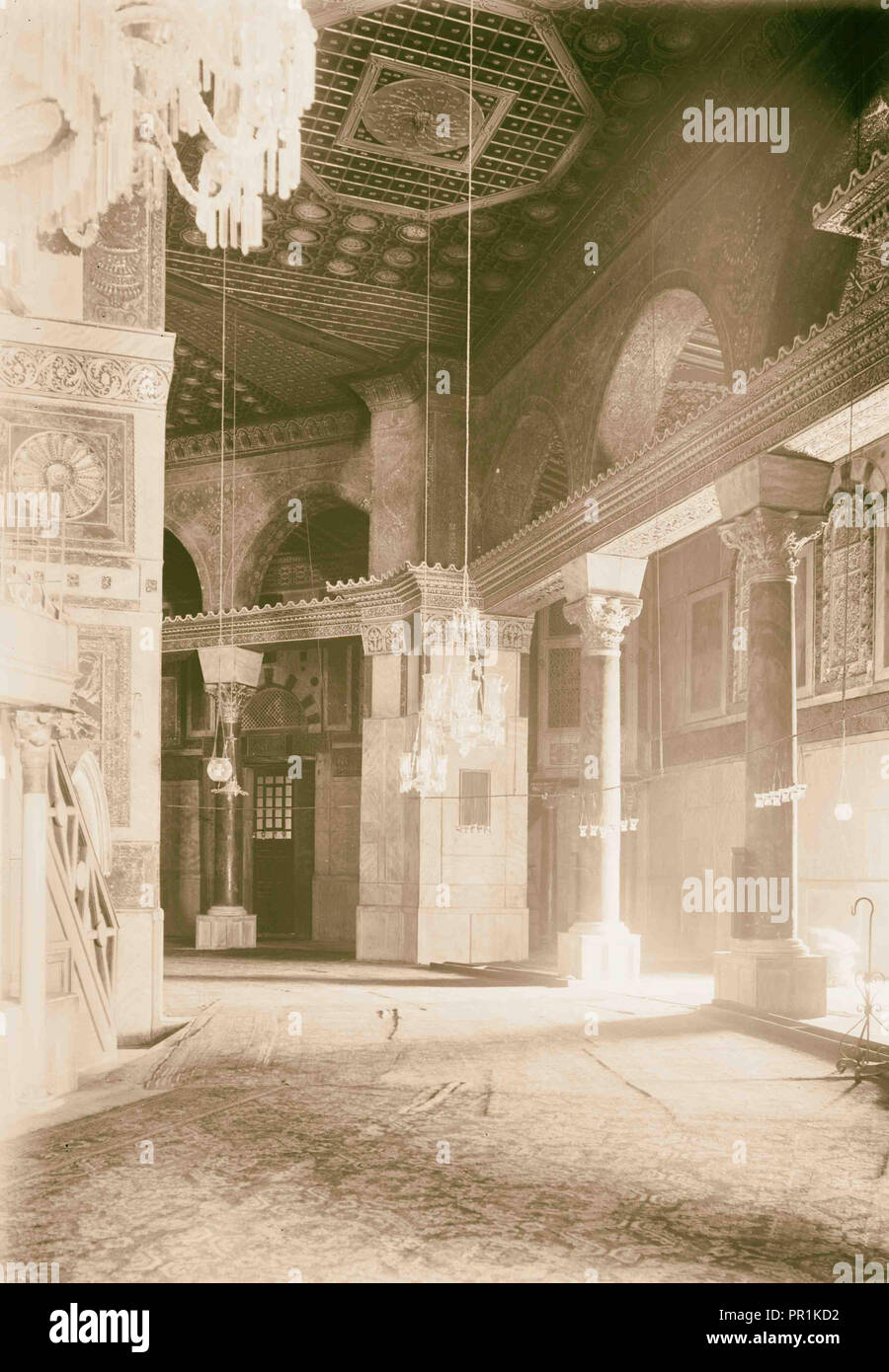 Dome of the rock jerusalem and interior hi-res stock photography and ...