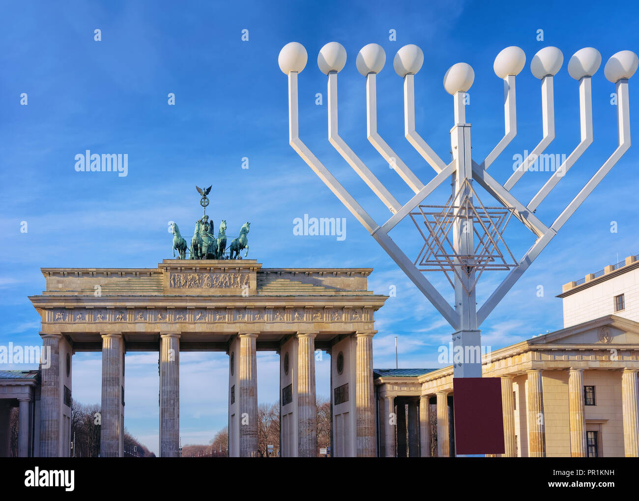 Menorah statue hi-res stock photography and images - Alamy