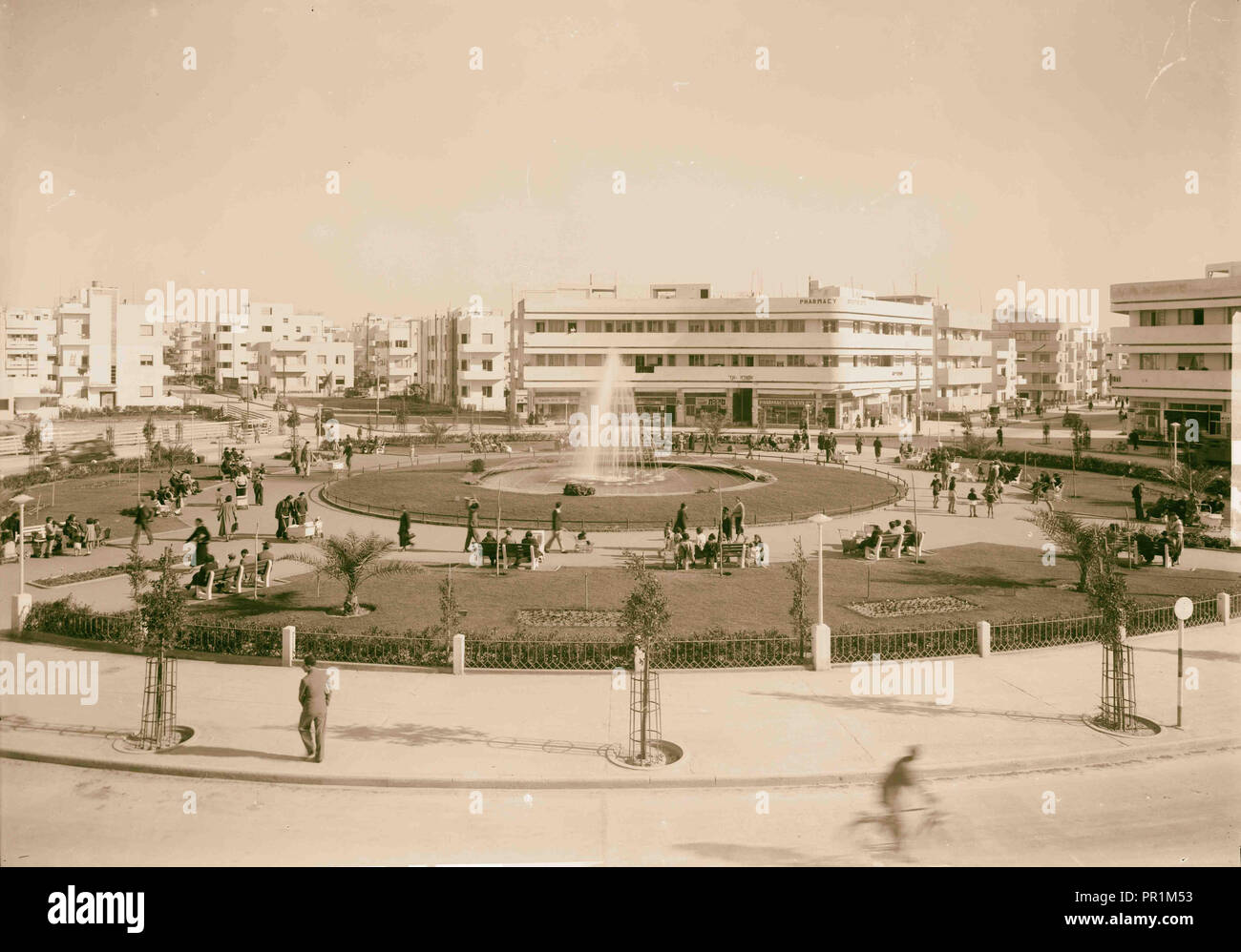 Tel Aviv. Dizengoff Circle. 1934, Israel, Tel Aviv Stock Photo - Alamy