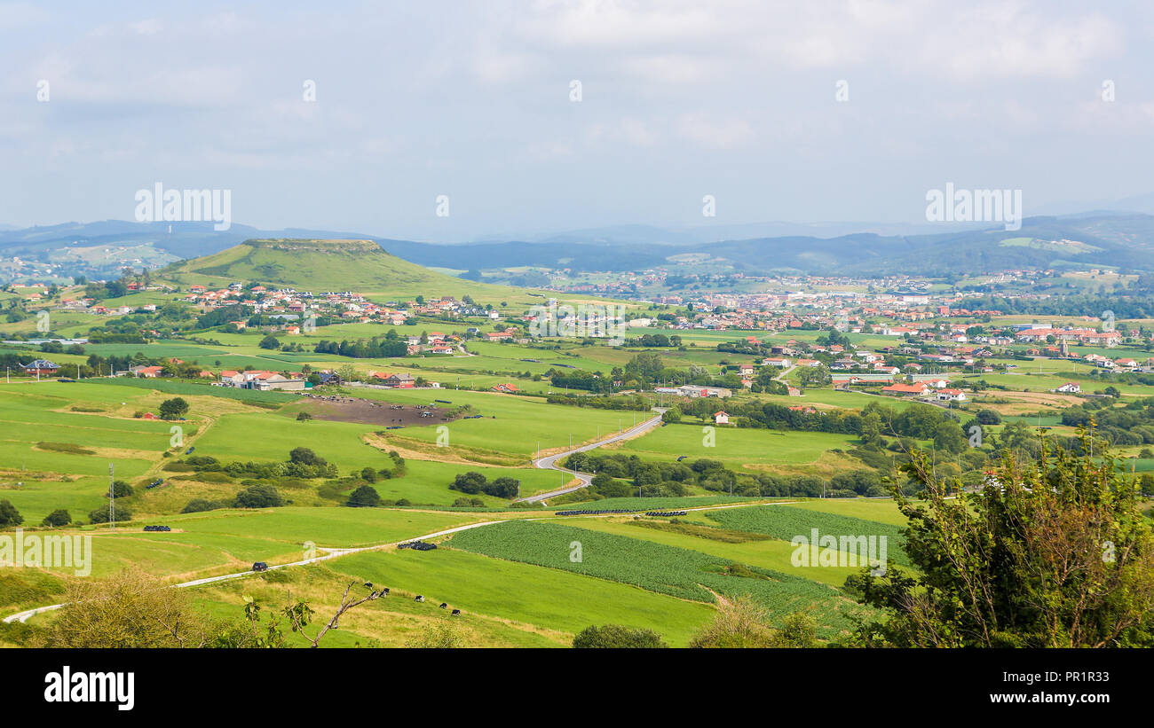 Spanish hill town hi-res stock photography and images - Alamy