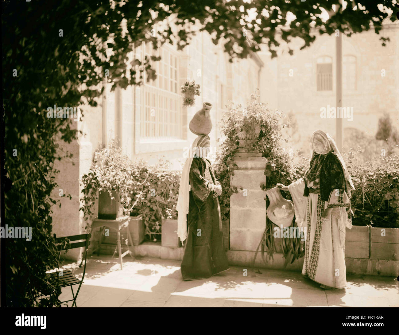 Palestine girls hi-res stock photography and images - Alamy