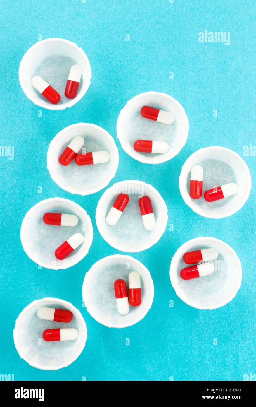 Drug doses hi-res stock photography and images - Alamy