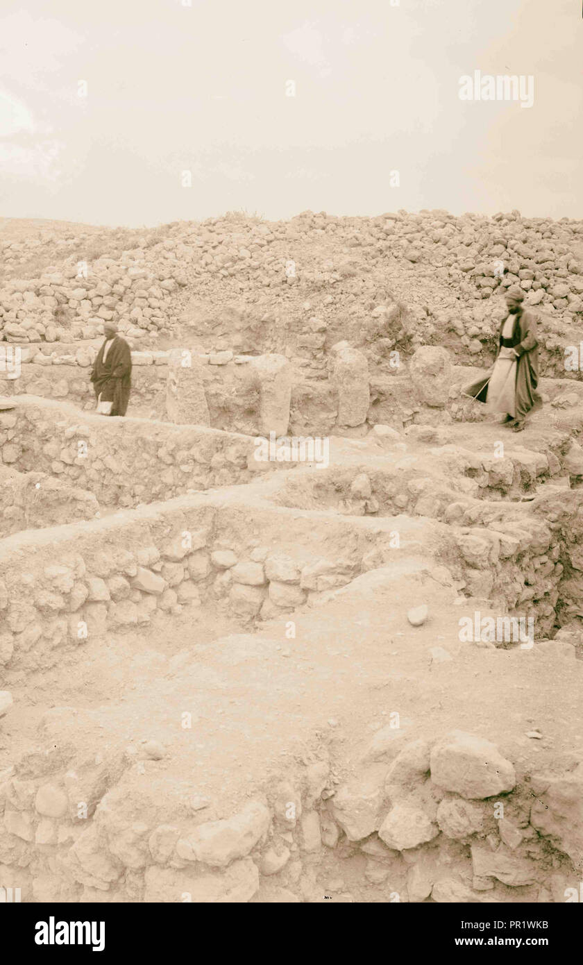 Tell Beit Mirsim. 1926, Israel, Debir, Extinct city Stock Photo - Alamy
