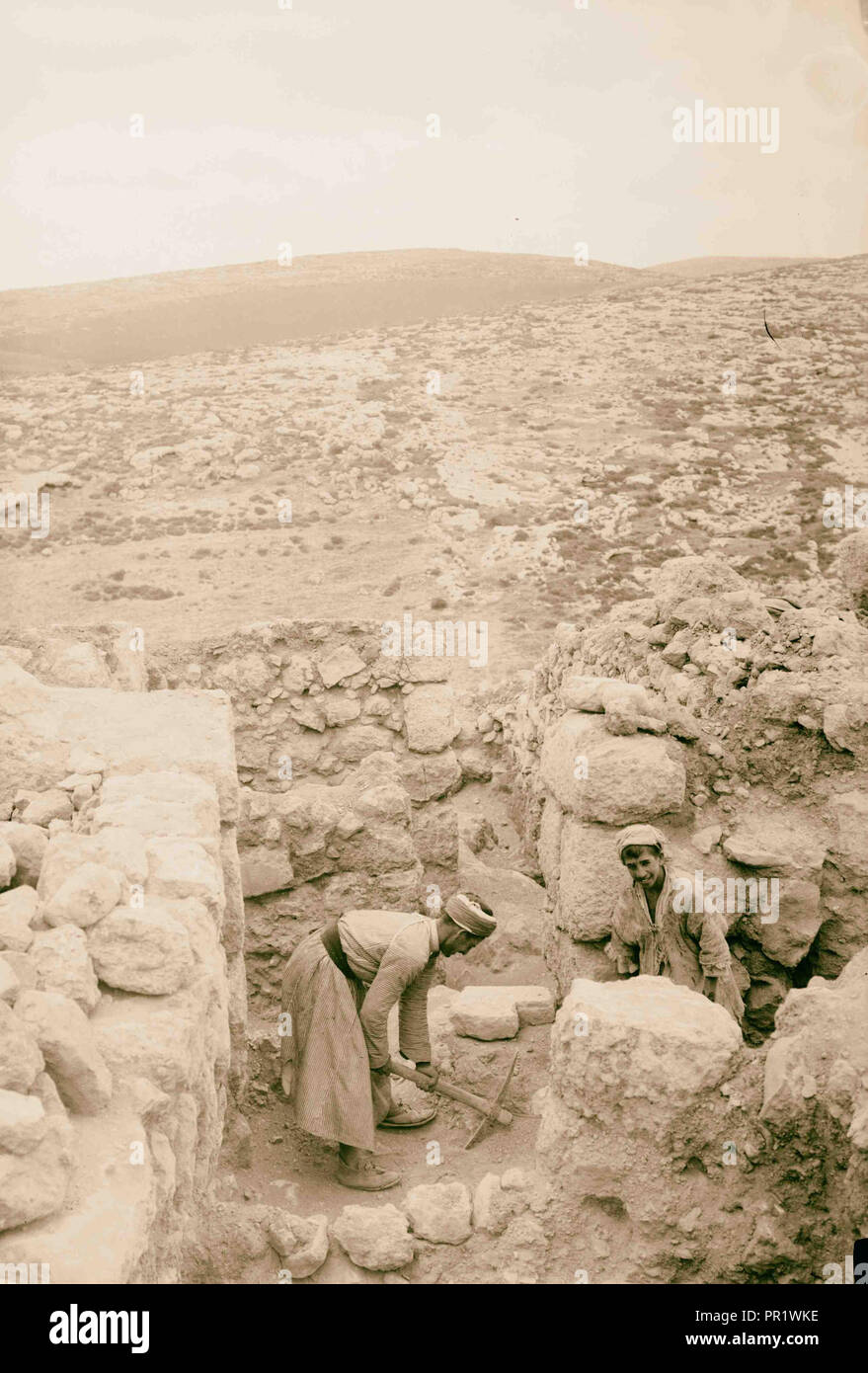 Tell Beit Mirsim. 1926, Israel, Debir, Extinct city Stock Photo - Alamy