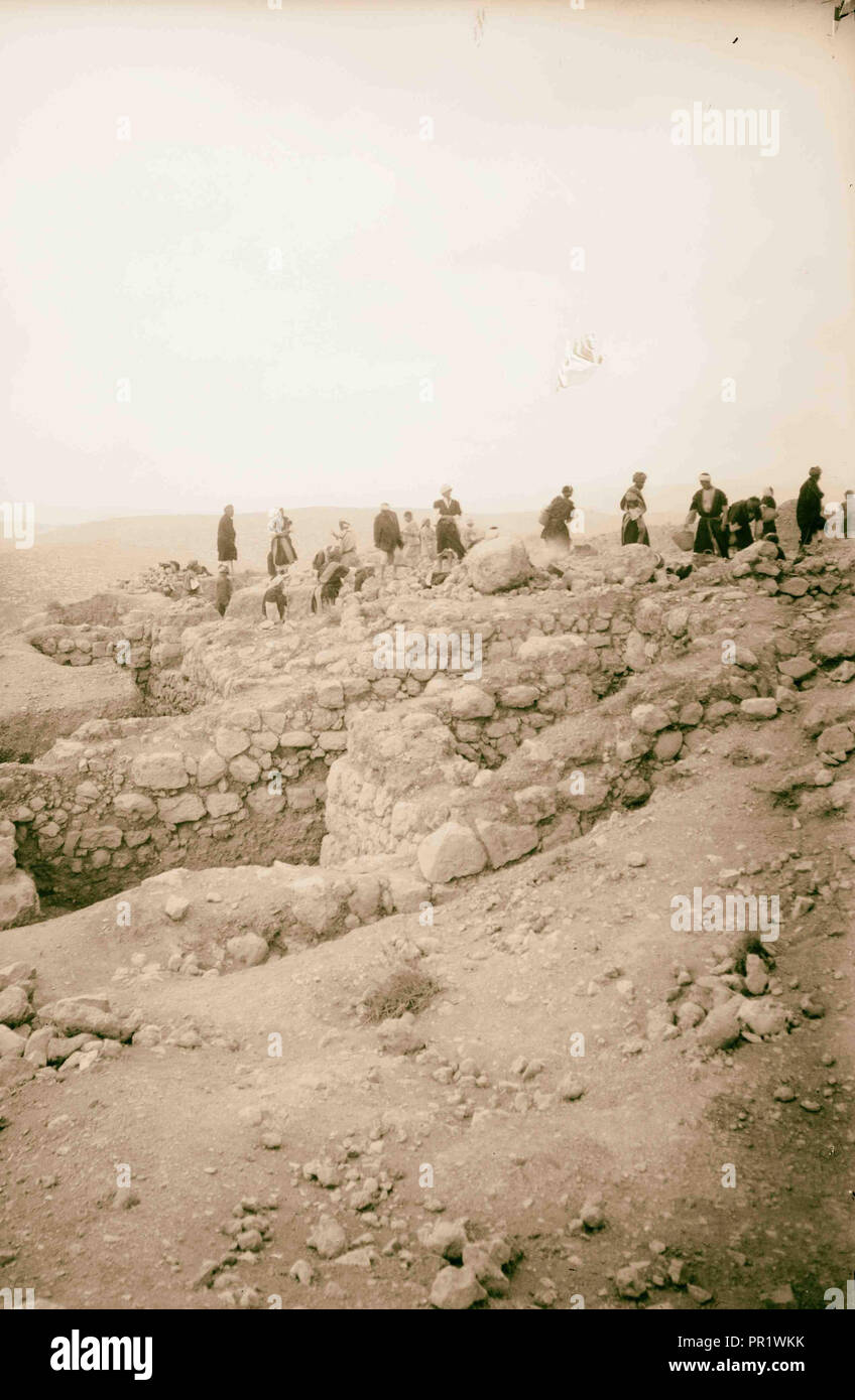 Tell Beit Mirsim. 1926, Israel, Debir, Extinct city Stock Photo - Alamy
