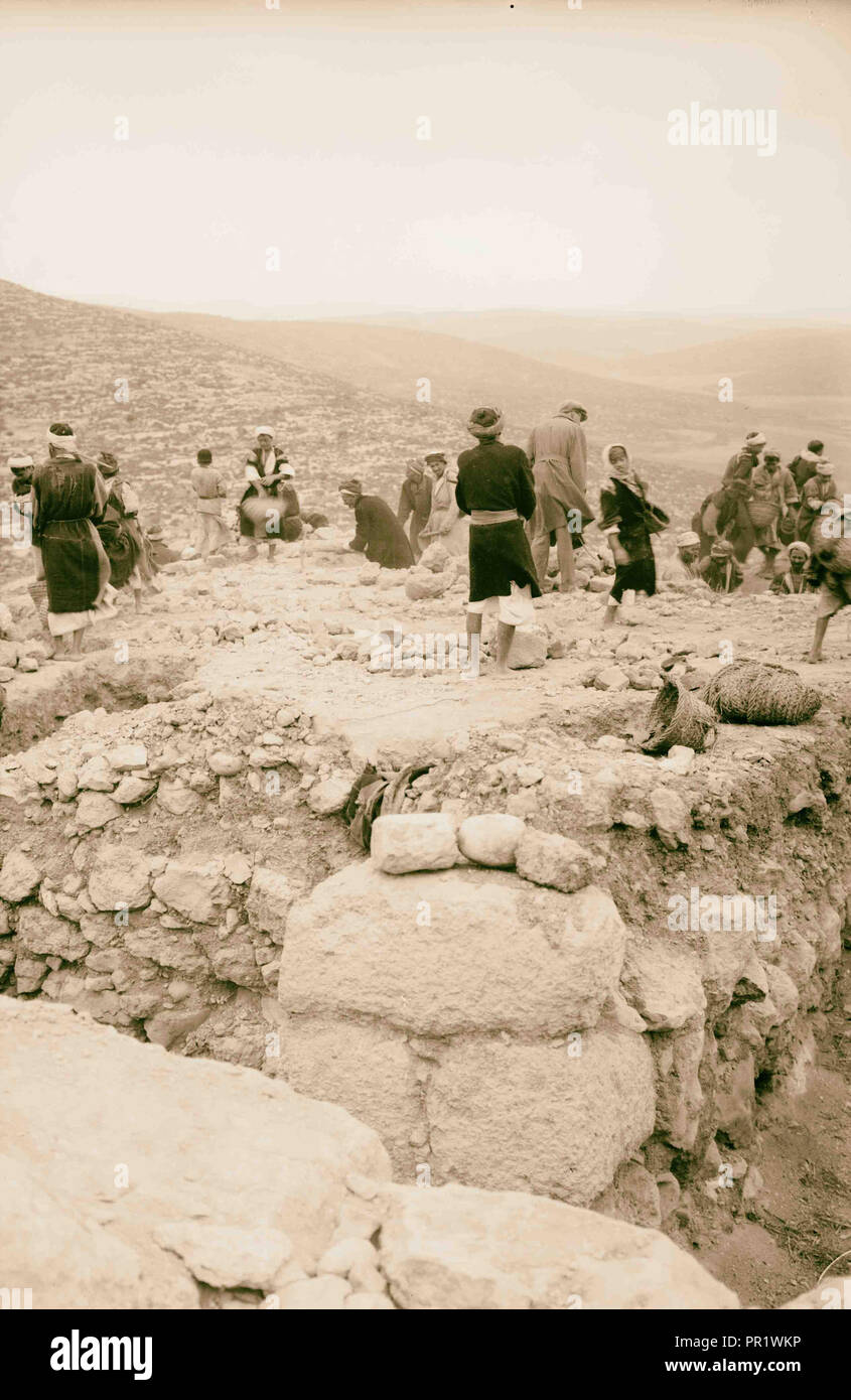 Tell Beit Mirsim. 1926, Israel, Debir, Extinct city Stock Photo - Alamy