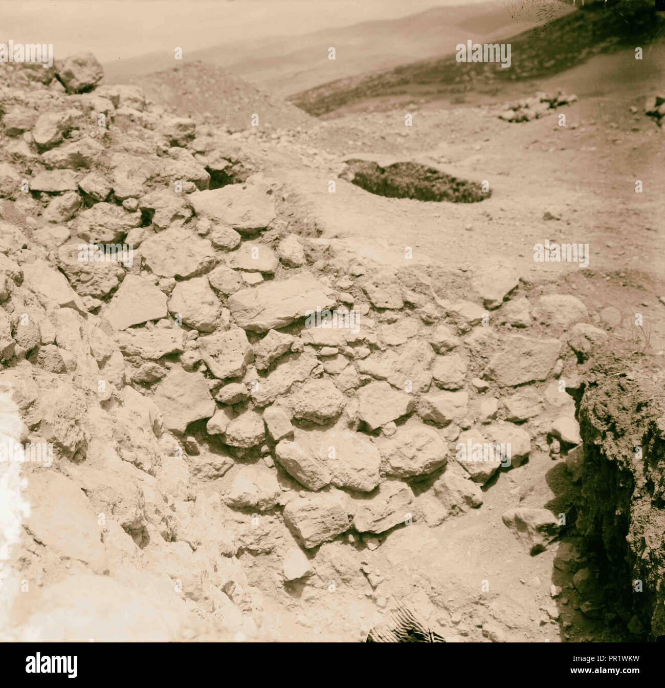 Tell Beit Mirsim. 1926, Israel, Debir, Extinct city Stock Photo - Alamy