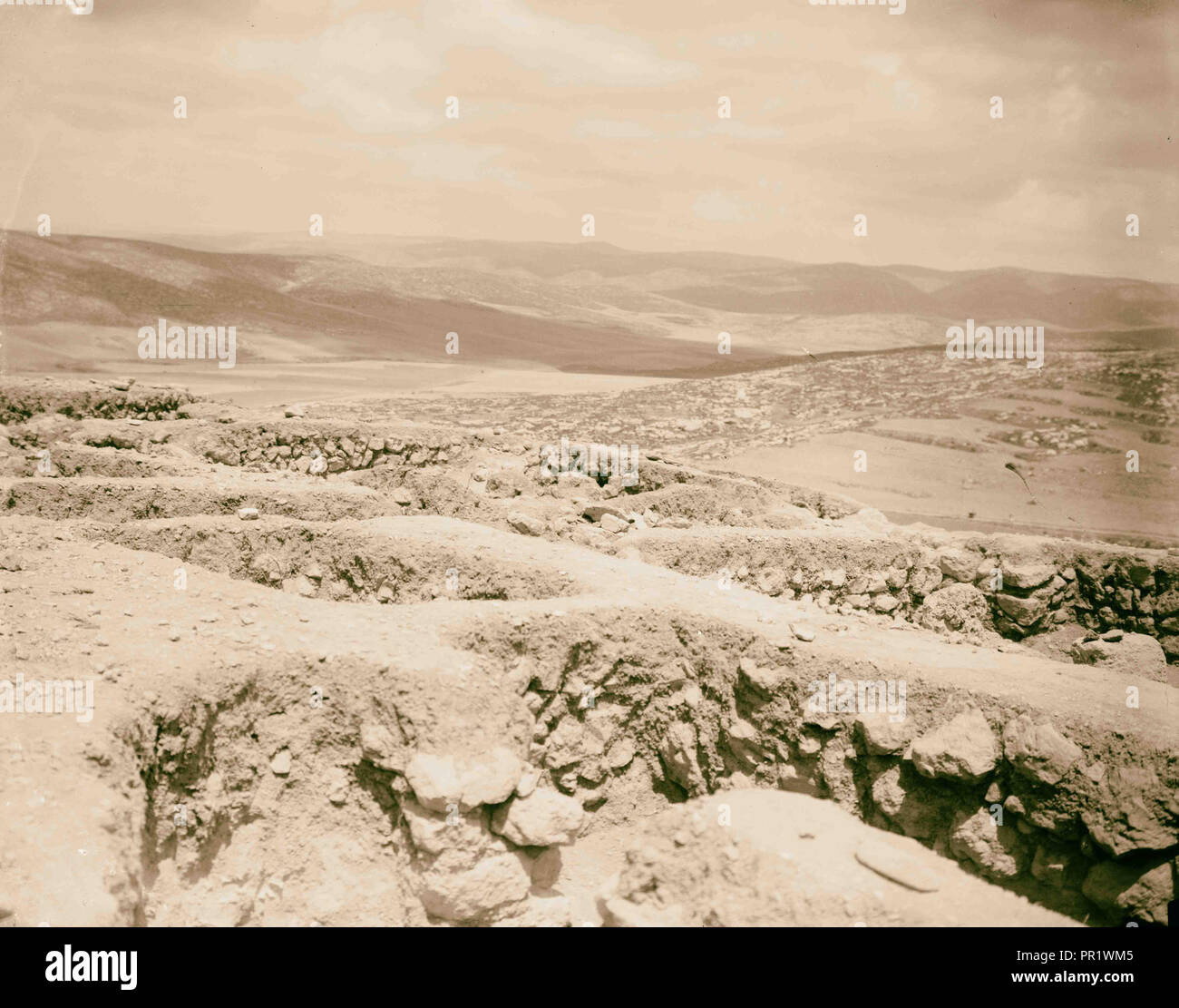 Tell Beit Mirsim. 1926, Israel, Debir, Extinct city Stock Photo - Alamy