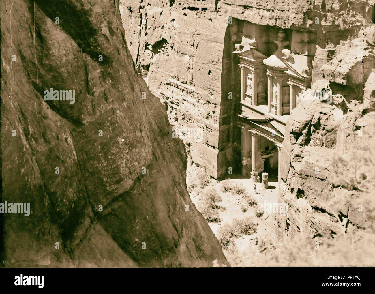Petra, el-Khazne. 1898, Jordan, Petra, Extinct city Stock Photo - Alamy