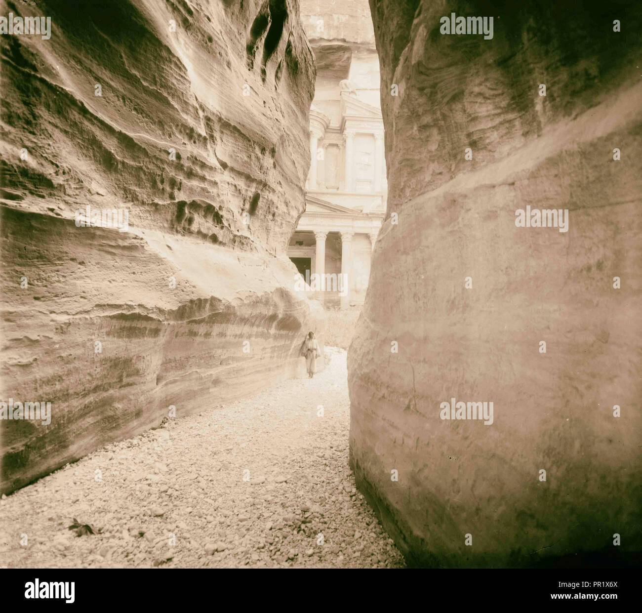 Petra, entrance. 1898, Jordan, Petra, Extinct city Stock Photo - Alamy