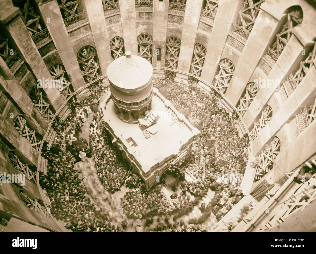 Calendar of religious ceremonies in Jerusalem Easter period, Holy fire ...