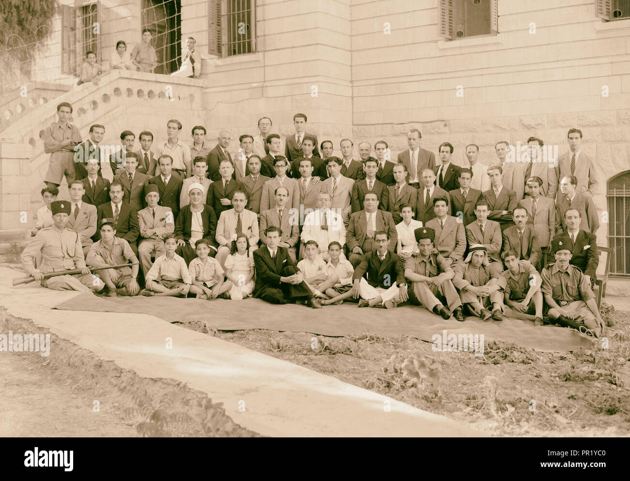 P.B.S groups taken on Aug. 8, 1942 (Arabs & Jews), large mixed group ...