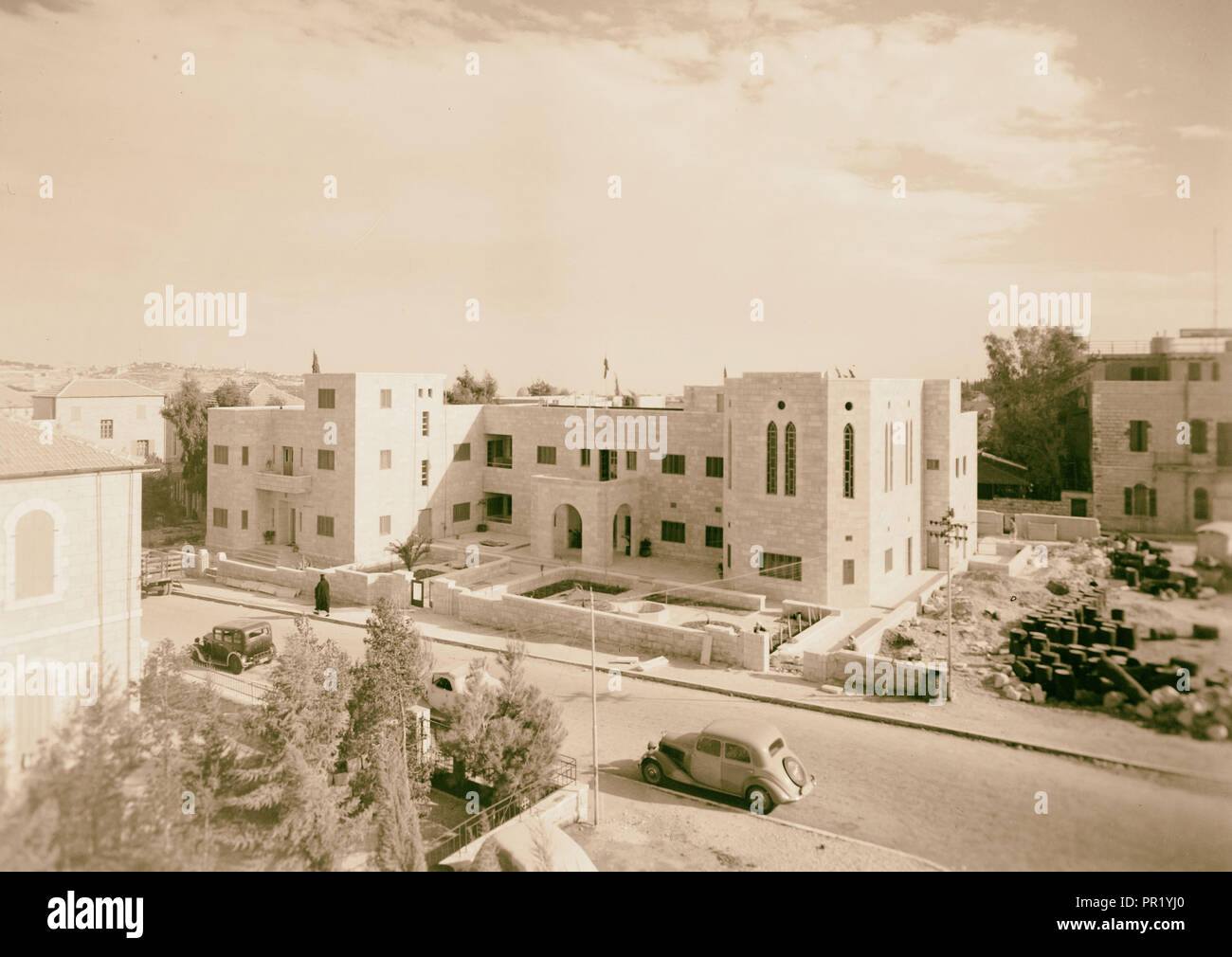 Dom polski building hi-res stock photography and images - Alamy