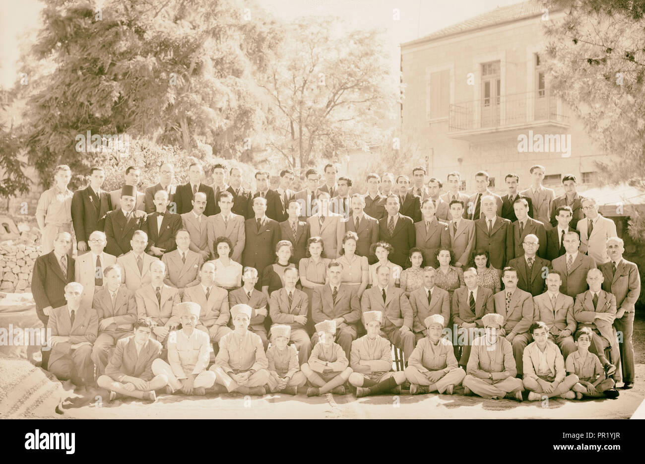 Large group of Public Health Dept. & the laboratories, taken June 2 ...