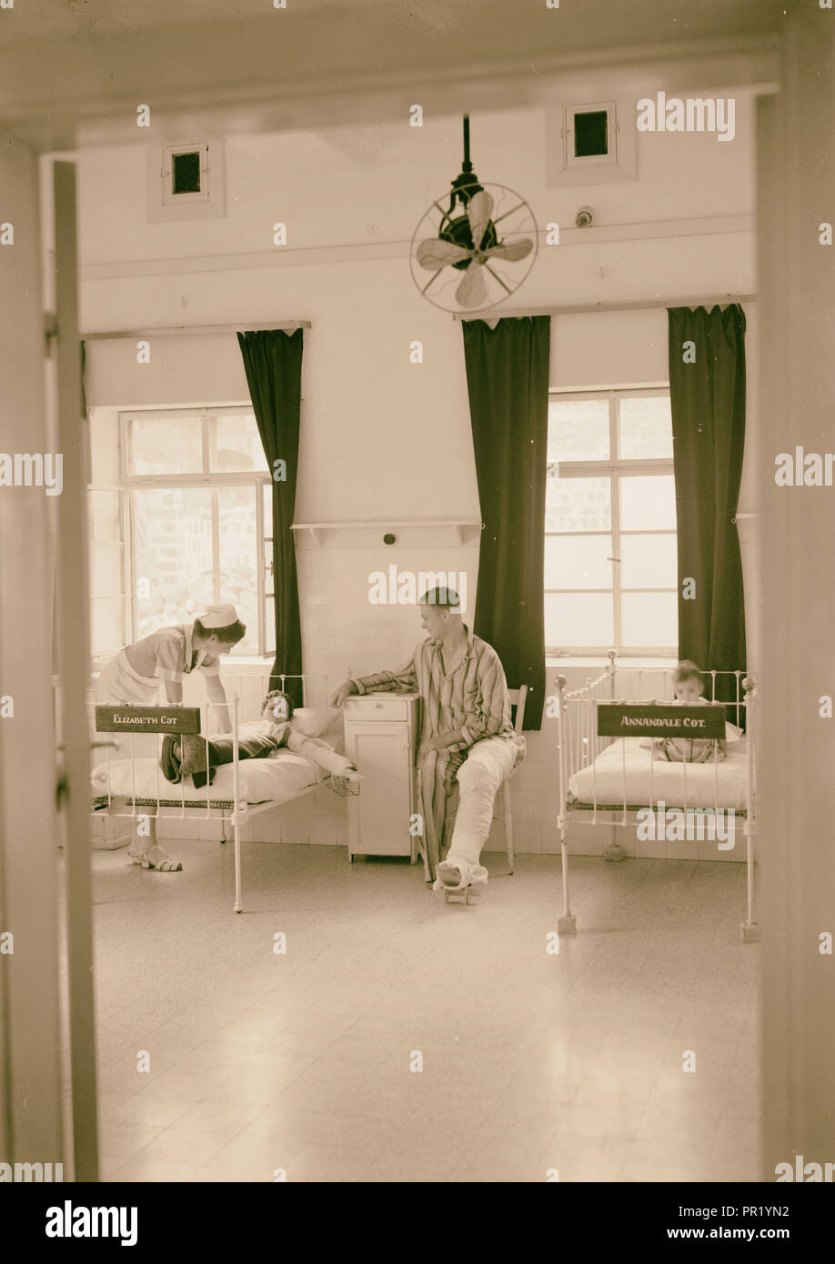Dormitory interior hi-res stock photography and images - Alamy