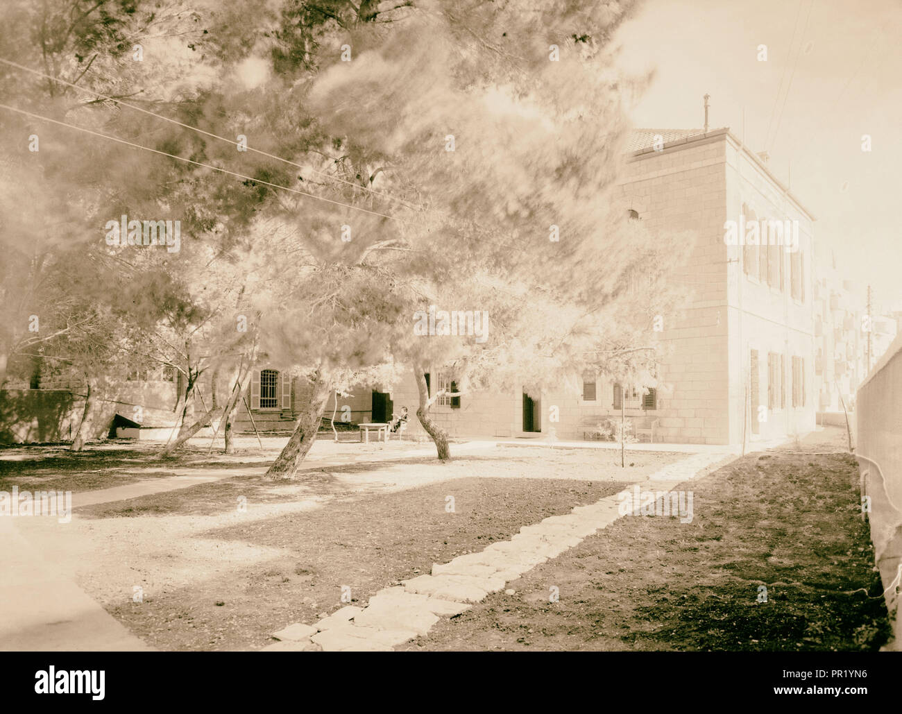 Nurses convalescent home hi-res stock photography and images - Alamy