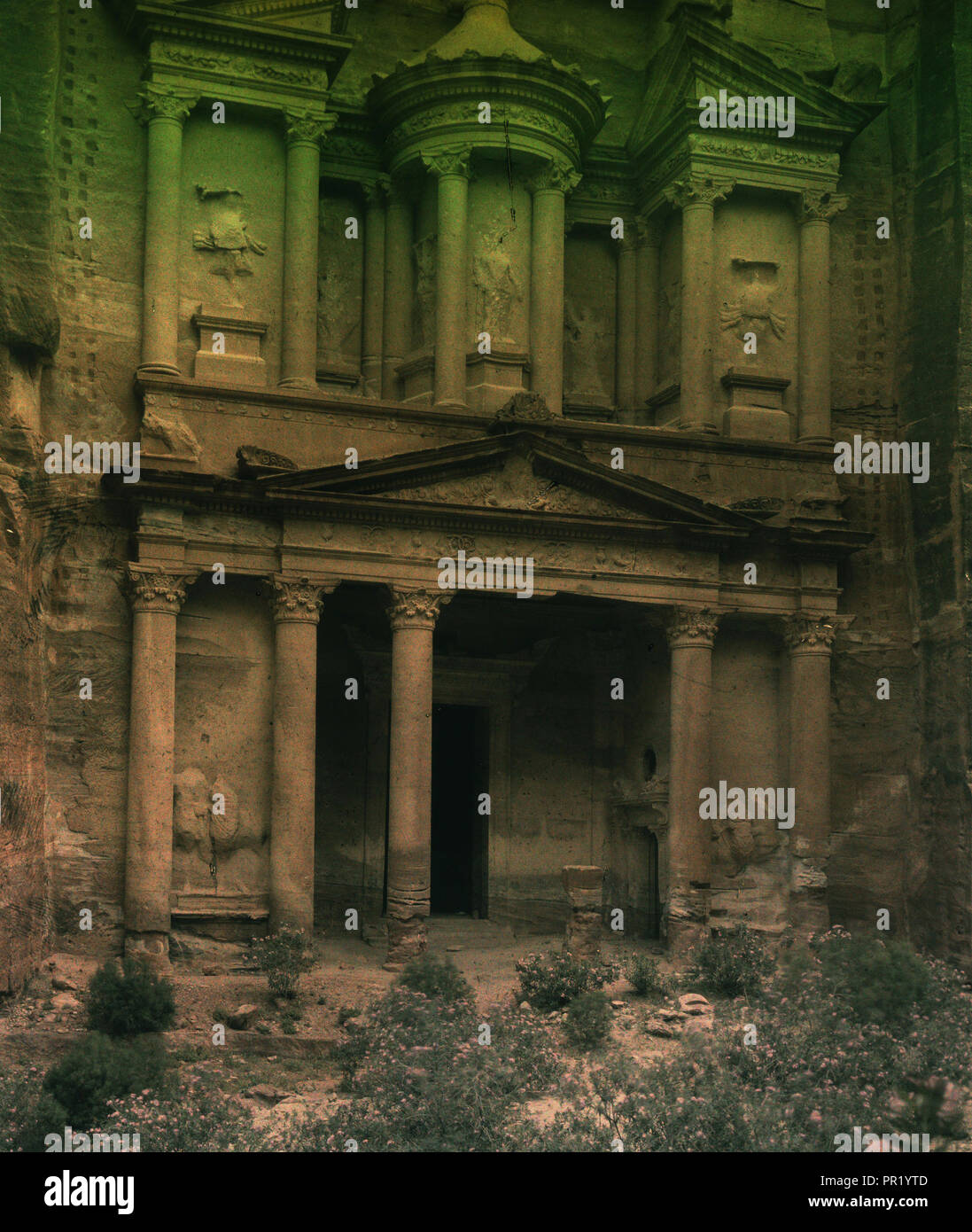 El Khazne, Petra. 1932, Jordan, Petra, Extinct city Stock Photo - Alamy