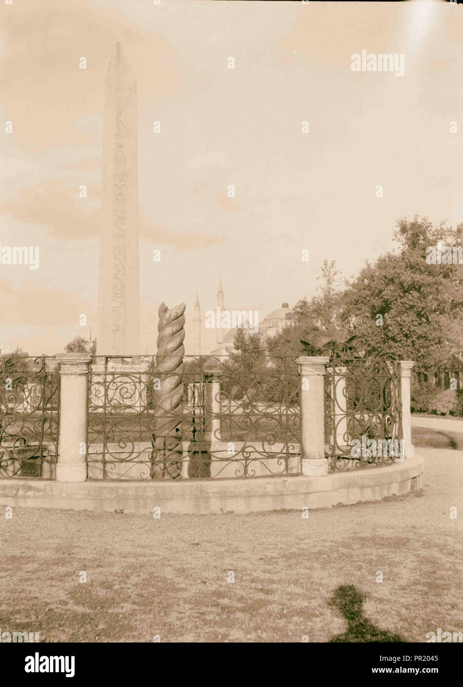 Constantinople. The serpent column on the Hippodrome. 1900, Turkey ...
