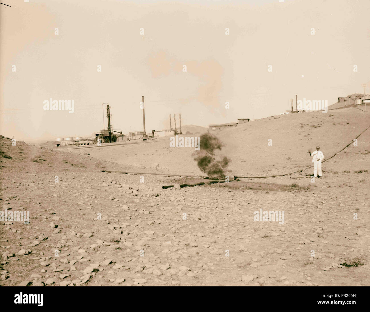 Refineries burning hi-res stock photography and images - Alamy