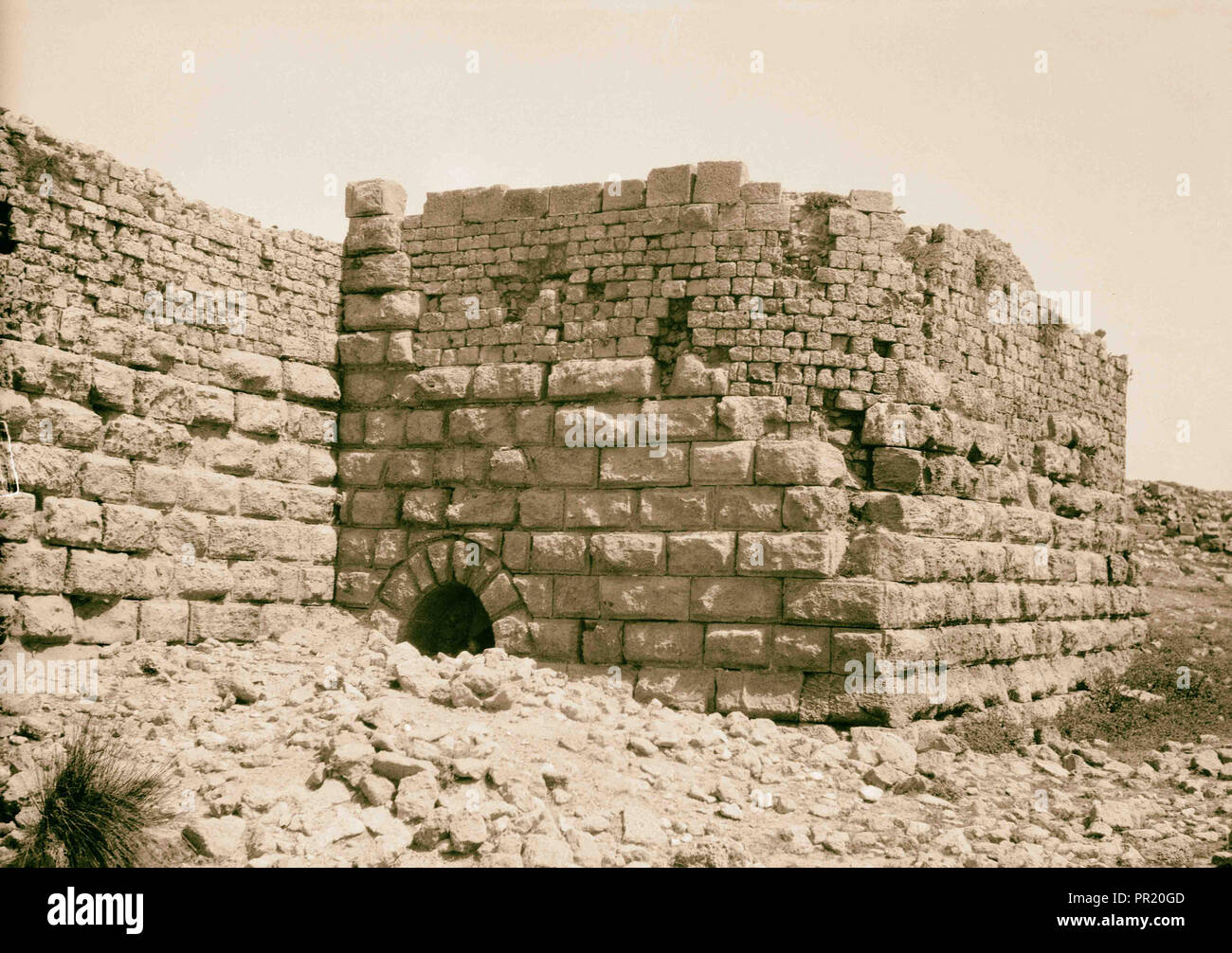 Buttress wall hi-res stock photography and images - Alamy