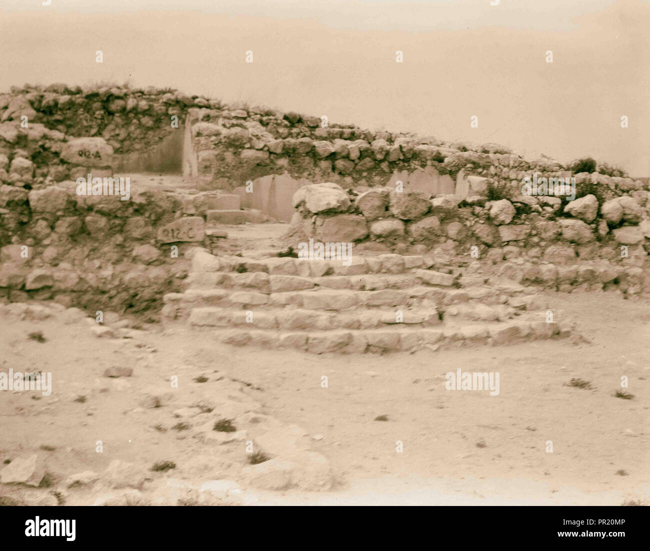 Persian period walls hi-res stock photography and images - Alamy