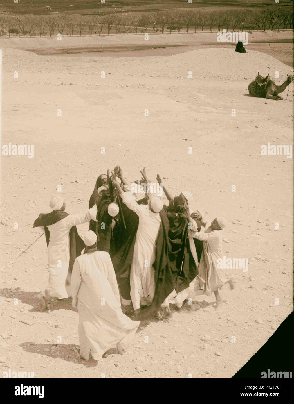 Egyptian characters, etc. Scrambling for backsheesh. 1900, Egypt Stock ...