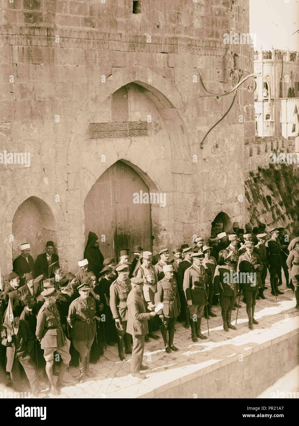 11 december 1917 bey reading the proclamation in arabic allenby hi-res ...