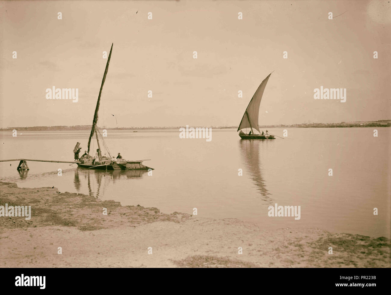Egypt. River scenes. The Nile. Artistic scenes south of Cairo with ...