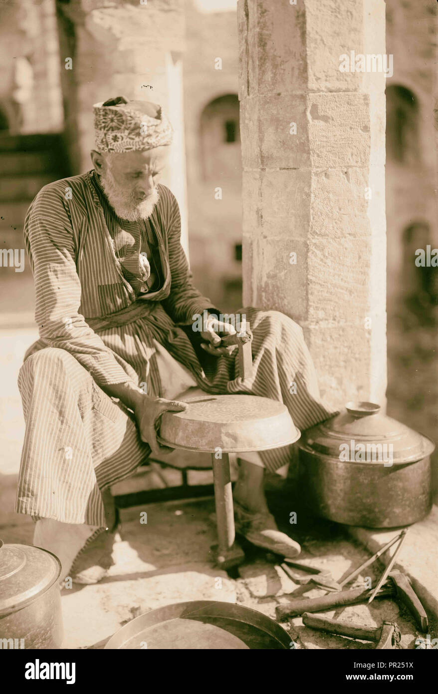 Coppersmith hi-res stock photography and images - Alamy