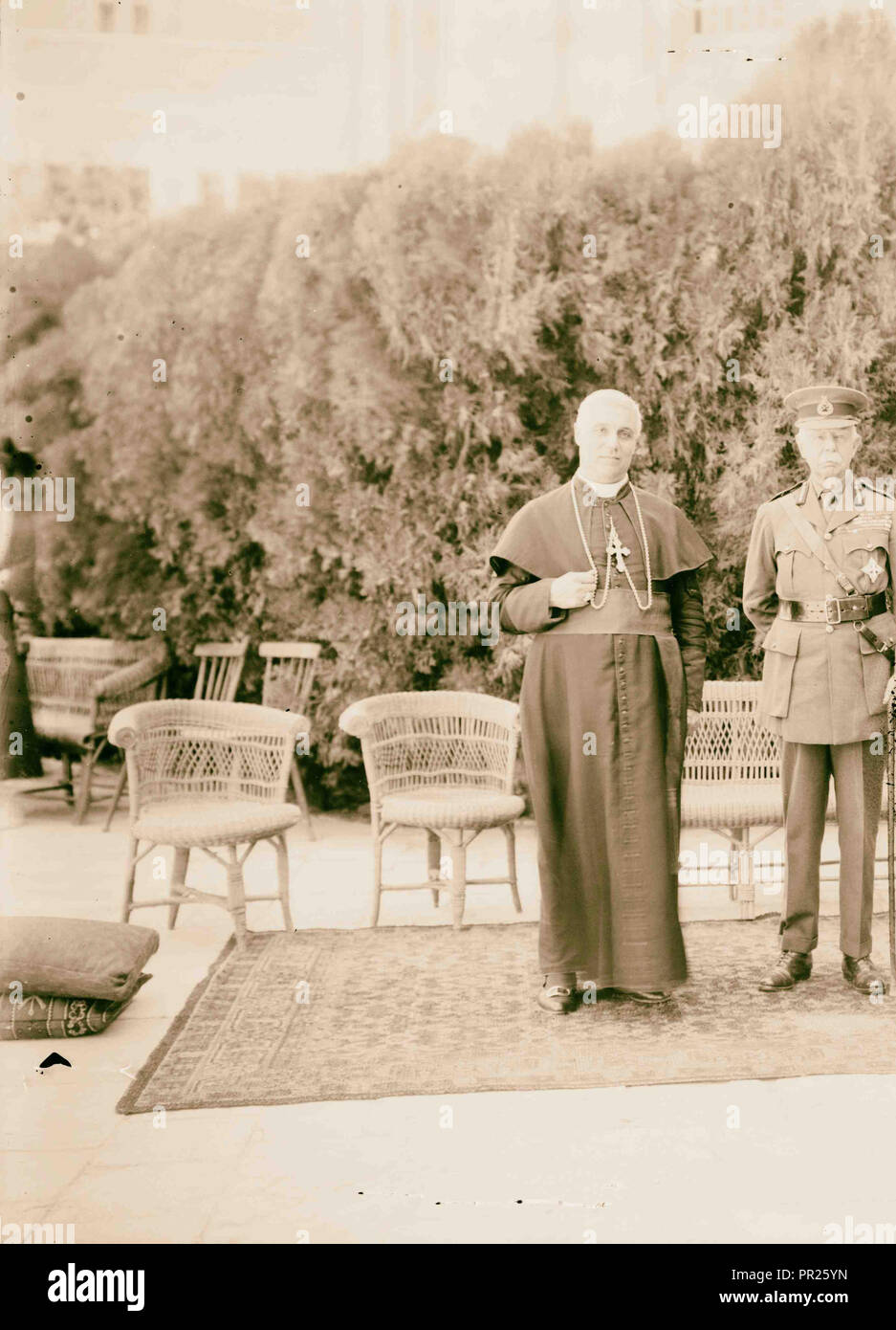 Notables Princess Ileana of Romania, Earl of Luton, Crown Prince of ...