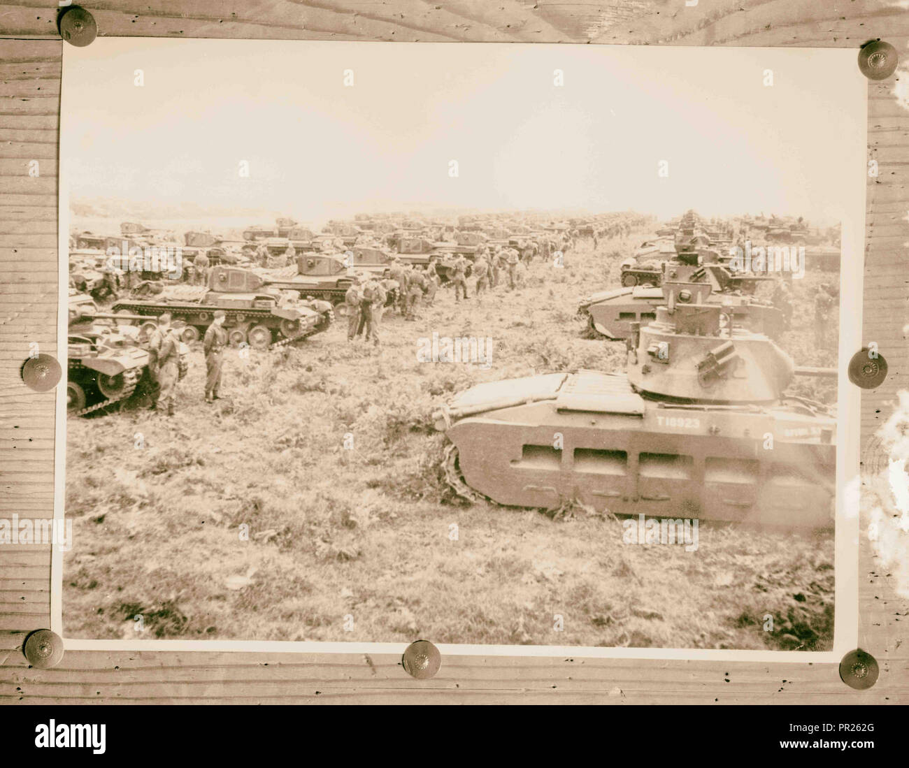 Middle tanks hi-res stock photography and images - Alamy