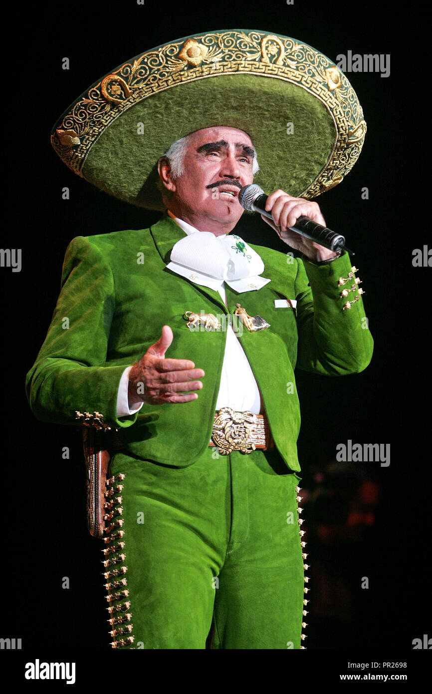 Mexican singing legend Vincente Fernandez performs in concert at the ...