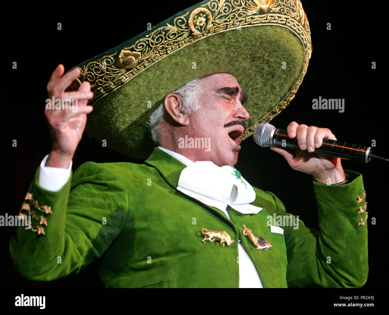 Mexican singing legend Vincente Fernandez performs in concert at the ...