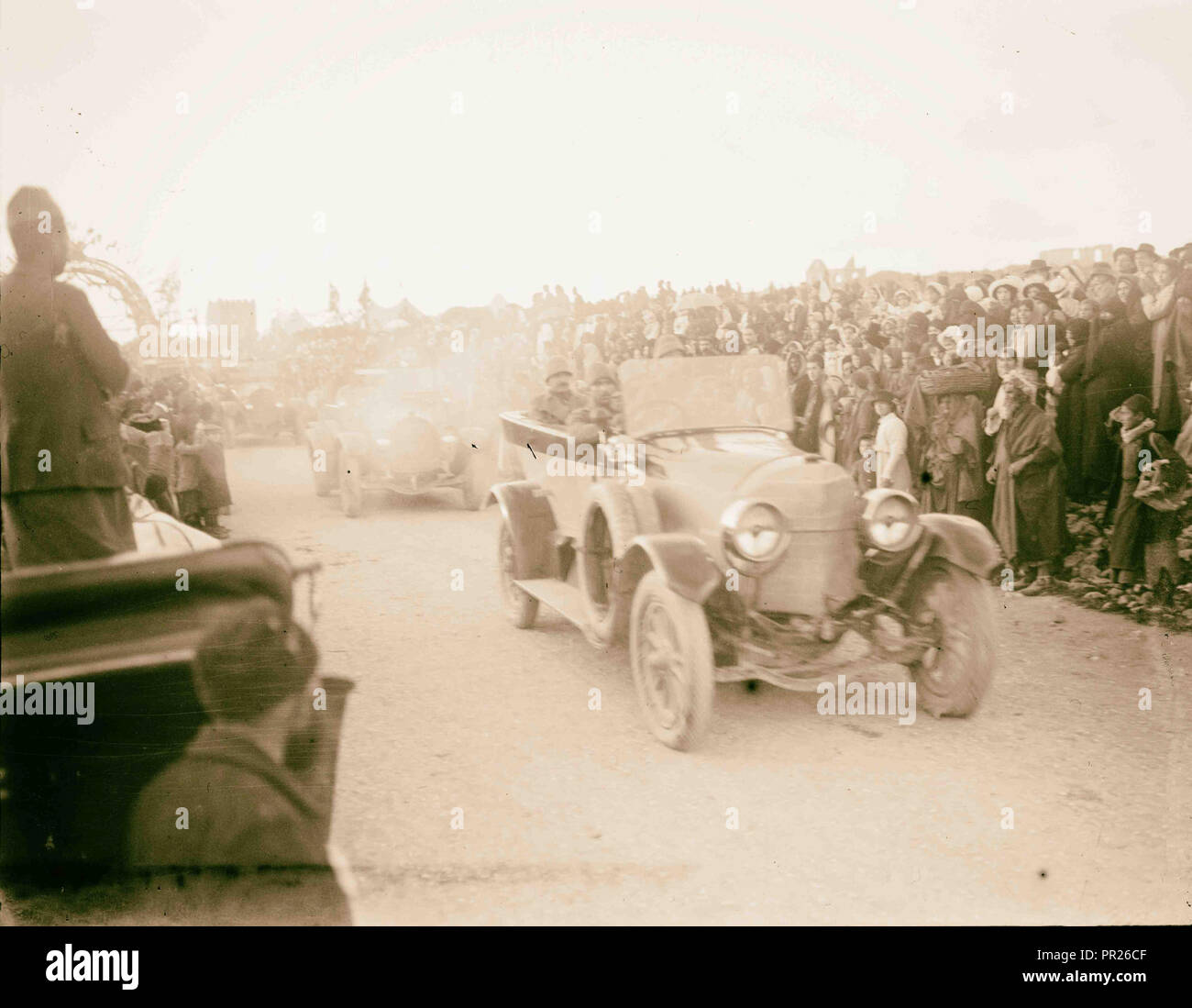 Motorcade in middle east hi-res stock photography and images - Alamy