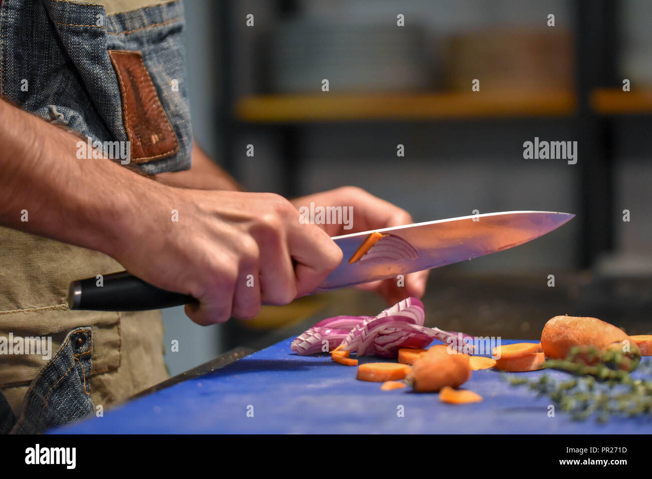 Chop and chopping vegetables hi-res stock photography and images - Alamy