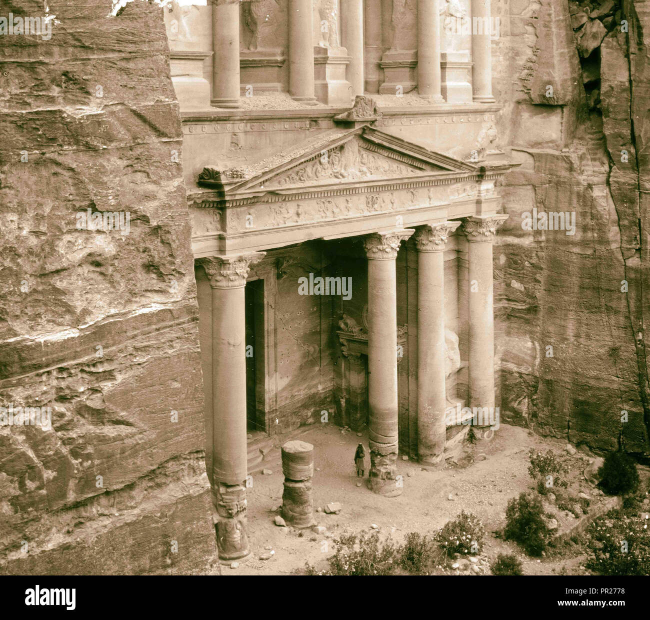 Petra, el-Khazne. 1898, Jordan, Petra, Extinct city Stock Photo - Alamy