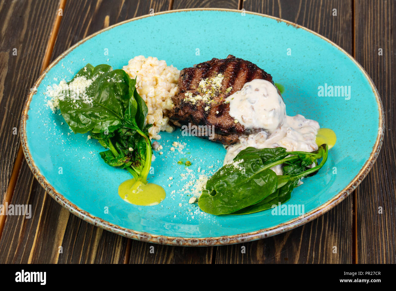 Grilled Steak minion with sauce Stock Photo - Alamy