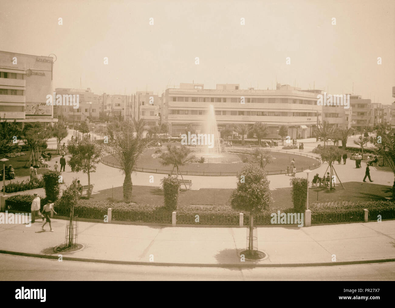 Dizengoff circle hi-res stock photography and images - Alamy