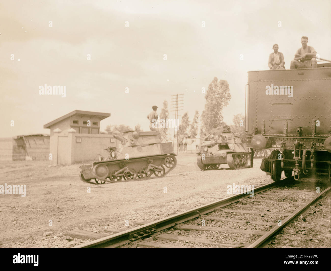 Armoured tanks hi-res stock photography and images - Alamy