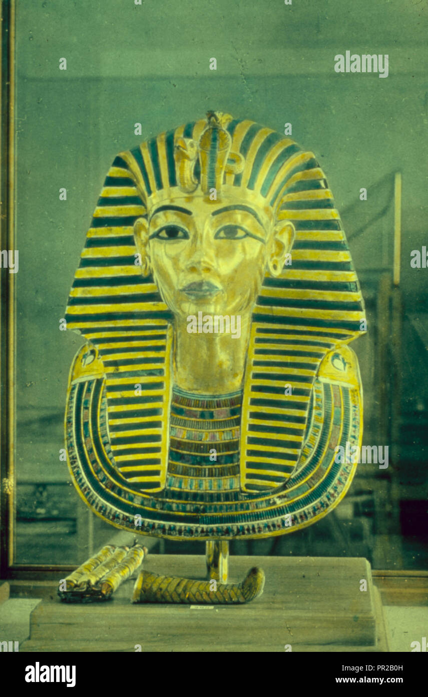 Egypt. Cairo. King Tutankhamun's mask. 1950, Egypt, Cairo Stock Photo ...