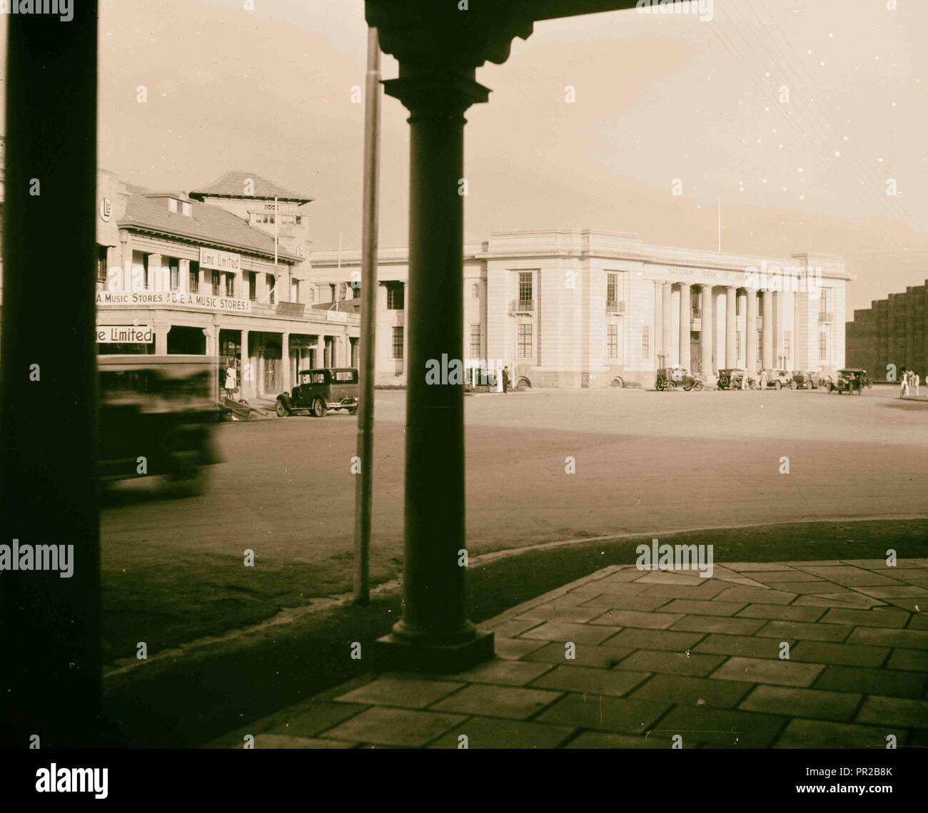 Standard avenue hi-res stock photography and images - Alamy