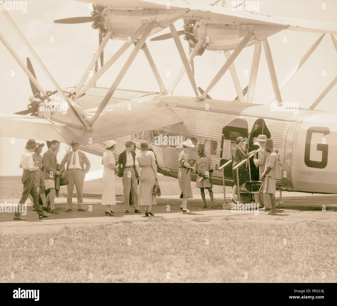 Uganda. Crossing the Victoria Lake into Kenya. Passengers boarding the ...