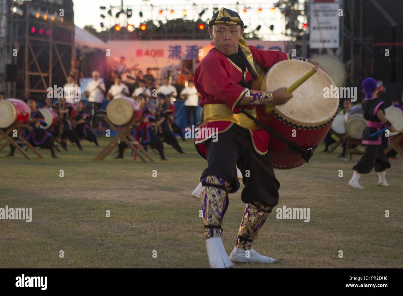Okinawa eisa dance hi-res stock photography and images - Alamy