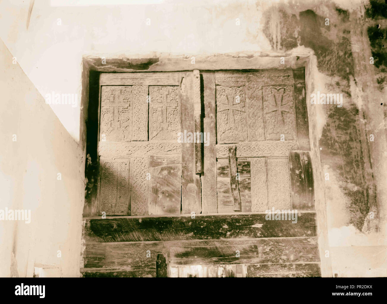 Church nativity bethlehem door hi-res stock photography and images - Alamy