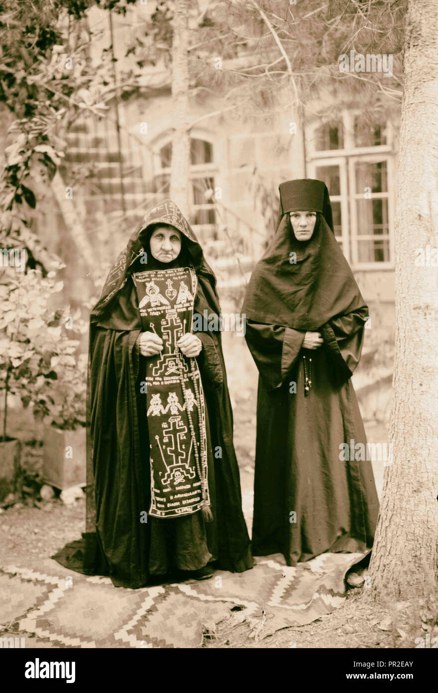 Priestesses hi-res stock photography and images - Alamy