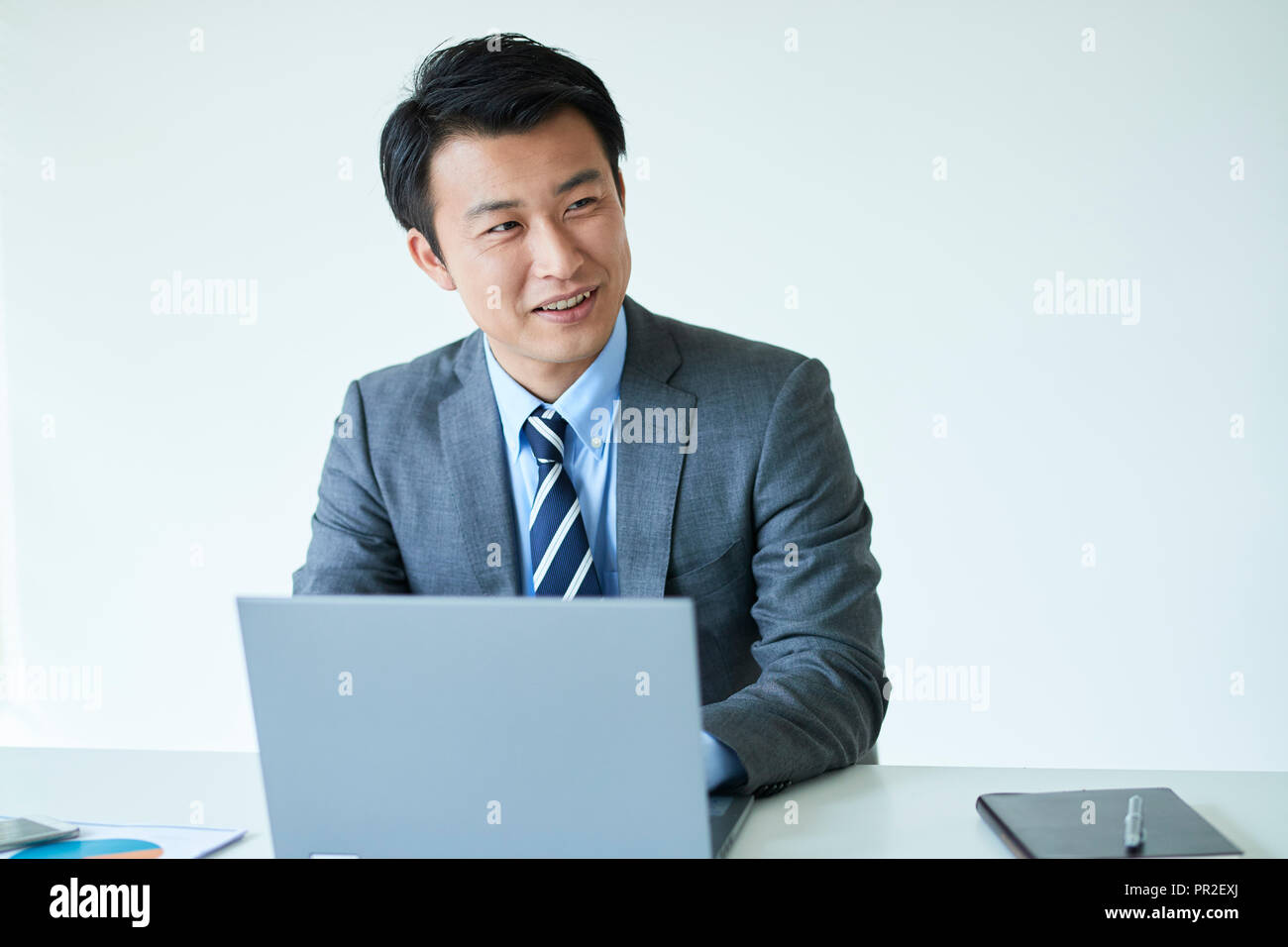 Japanese businessman in the office Stock Photo - Alamy
