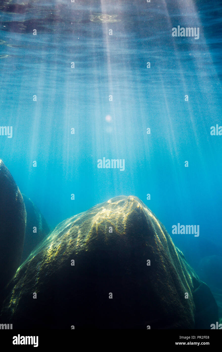 Sand Harbor, Lake Tahoe, underwater boulder landscapes in crystal blue ...