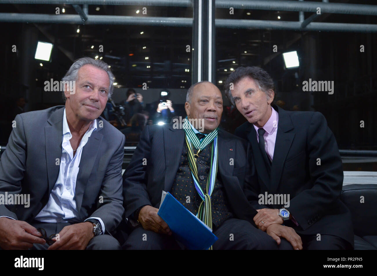 Invitees hi-res stock photography and images - Alamy