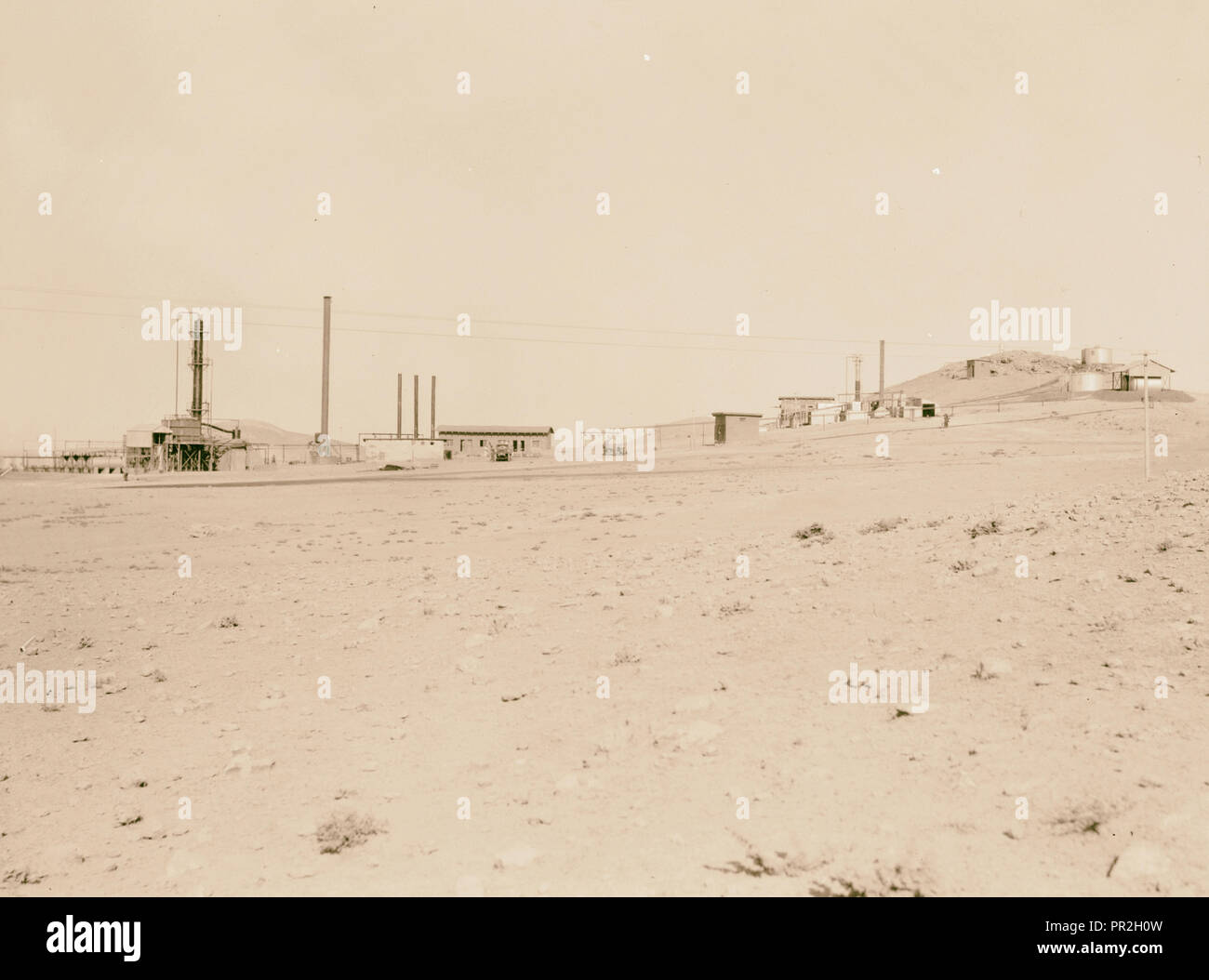 Iraq, oil fields, Refinery?. 1932, Iraq Stock Photo - Alamy