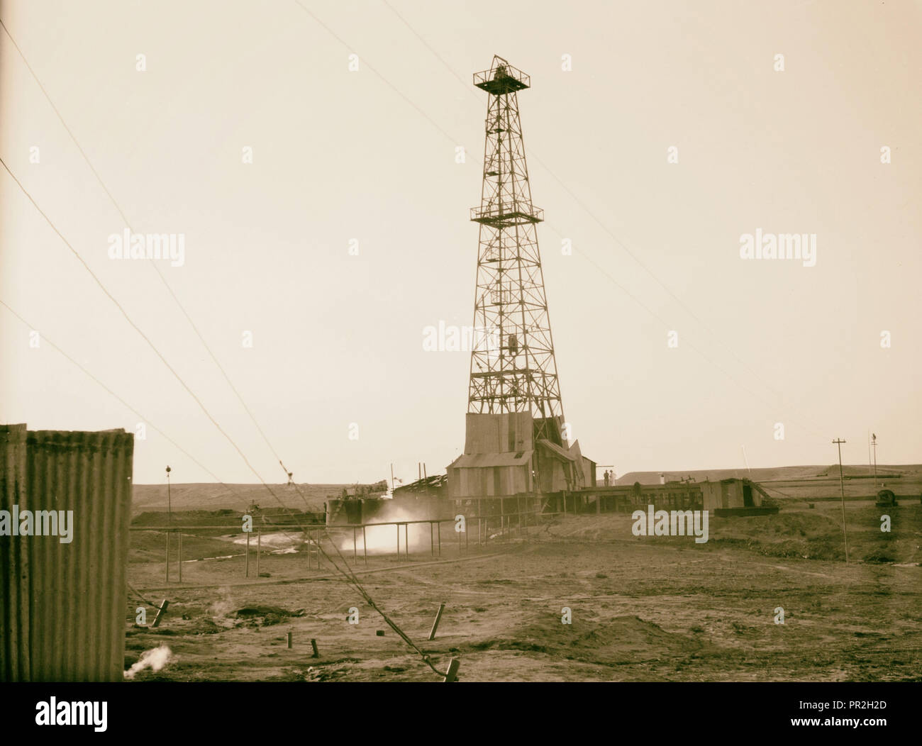 Drilling tower hi-res stock photography and images - Alamy